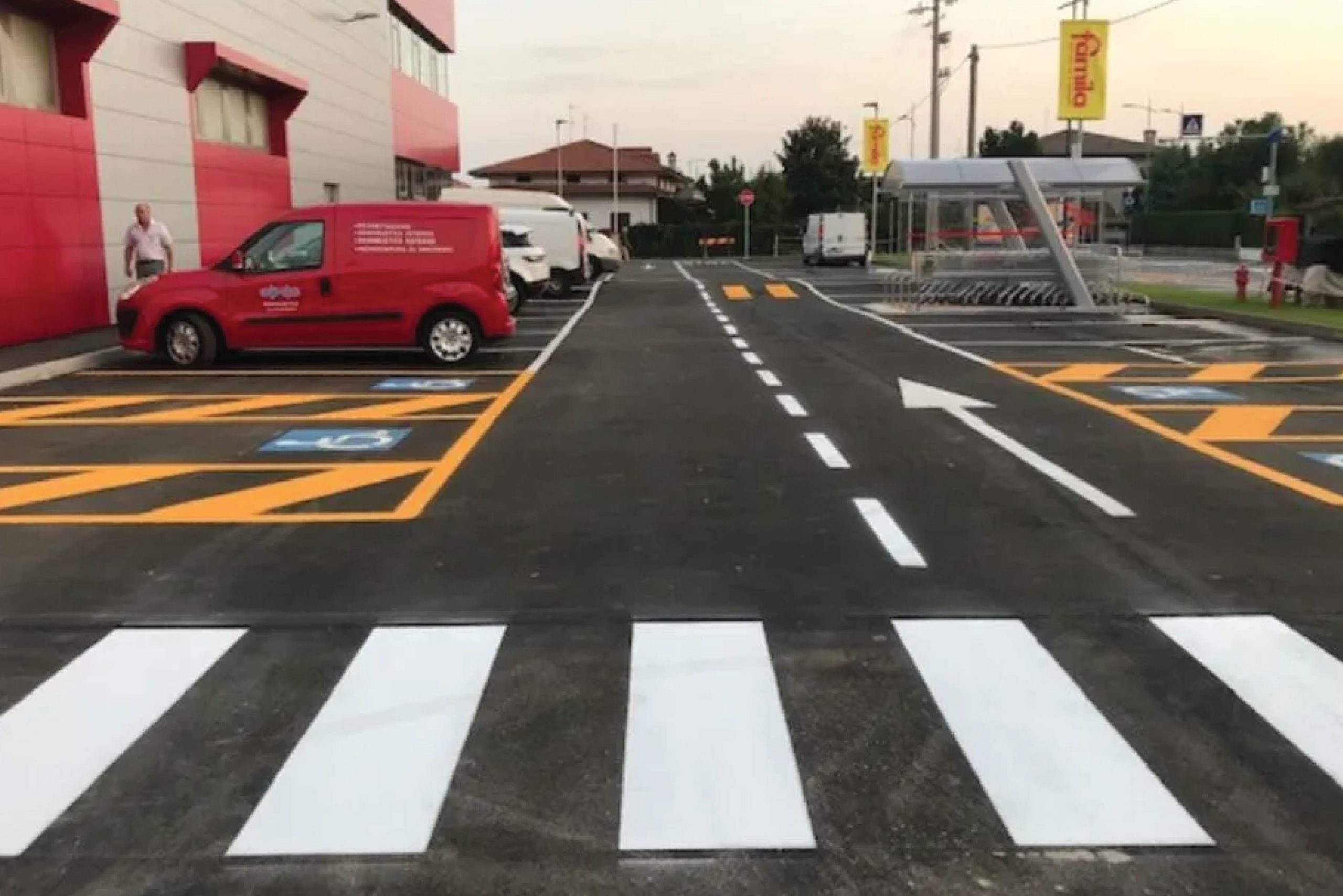 Segnaletica stradale orizzontale | Futura Segnaletica